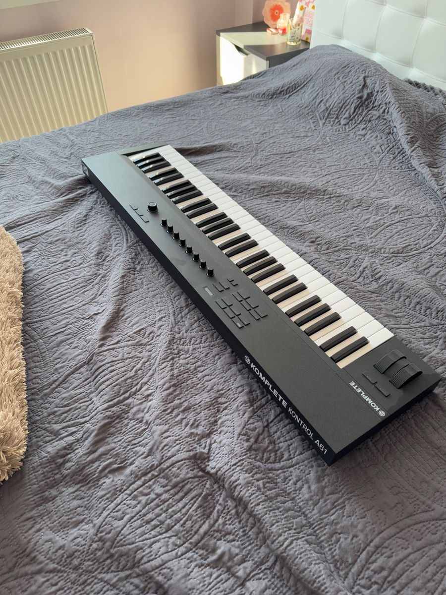 Komplete Kontrol A61 — midi-клавиатура от Native Instruments