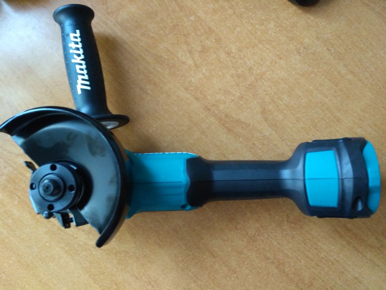 Makita DGA504 новая