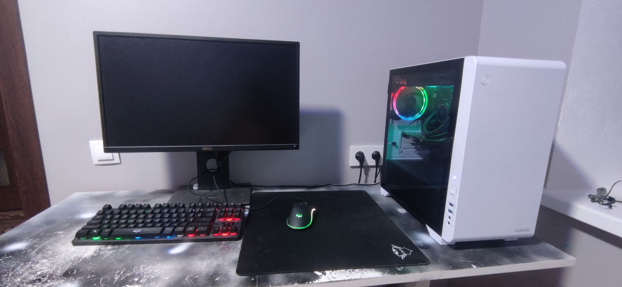 Calculator in set cu monitor!