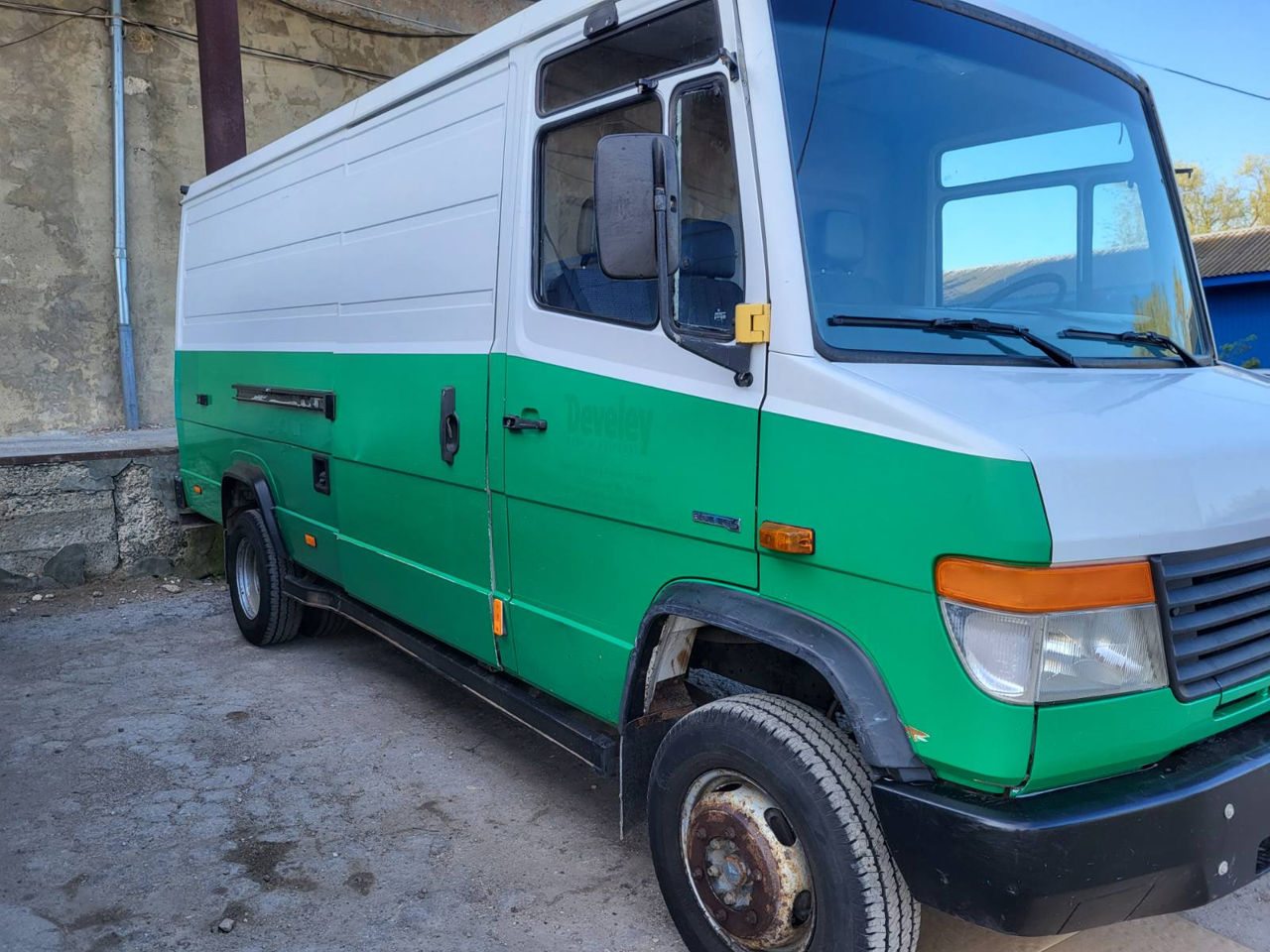 Mercedes Vario an. 2010 cu rulaj, Diesel, 6900