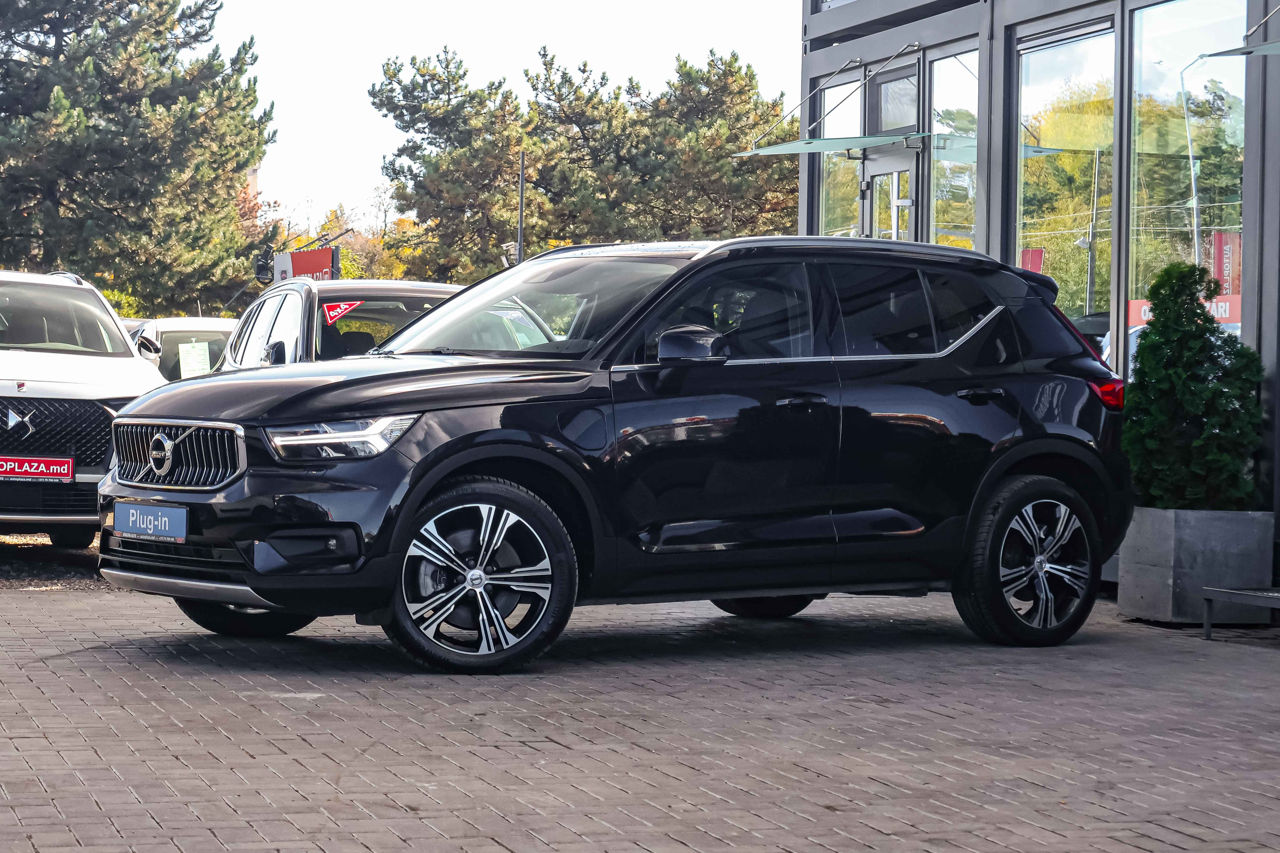 Volvo XC40 2021 г. с пробегом 145200 км, Плагин-гибрид (бензин), 20490