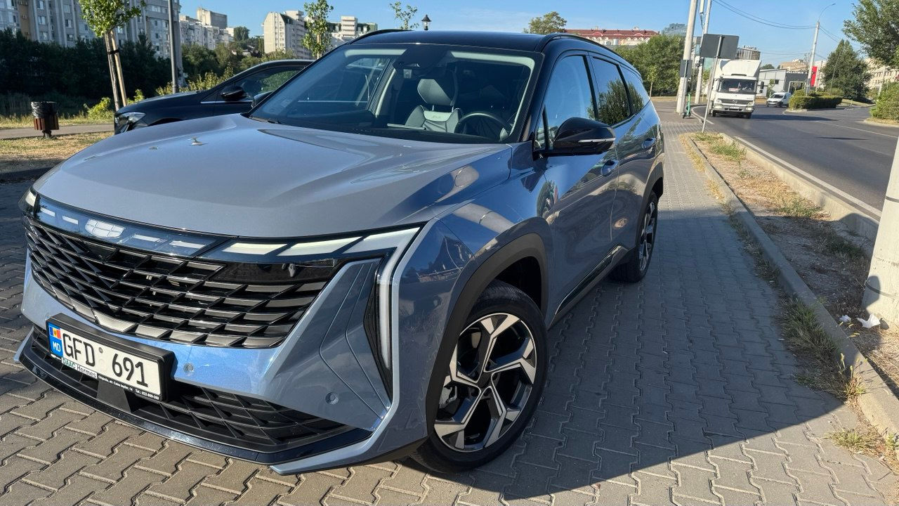 Geely Atlas 2024 г. с пробегом 30000 км, Бензин, 24999