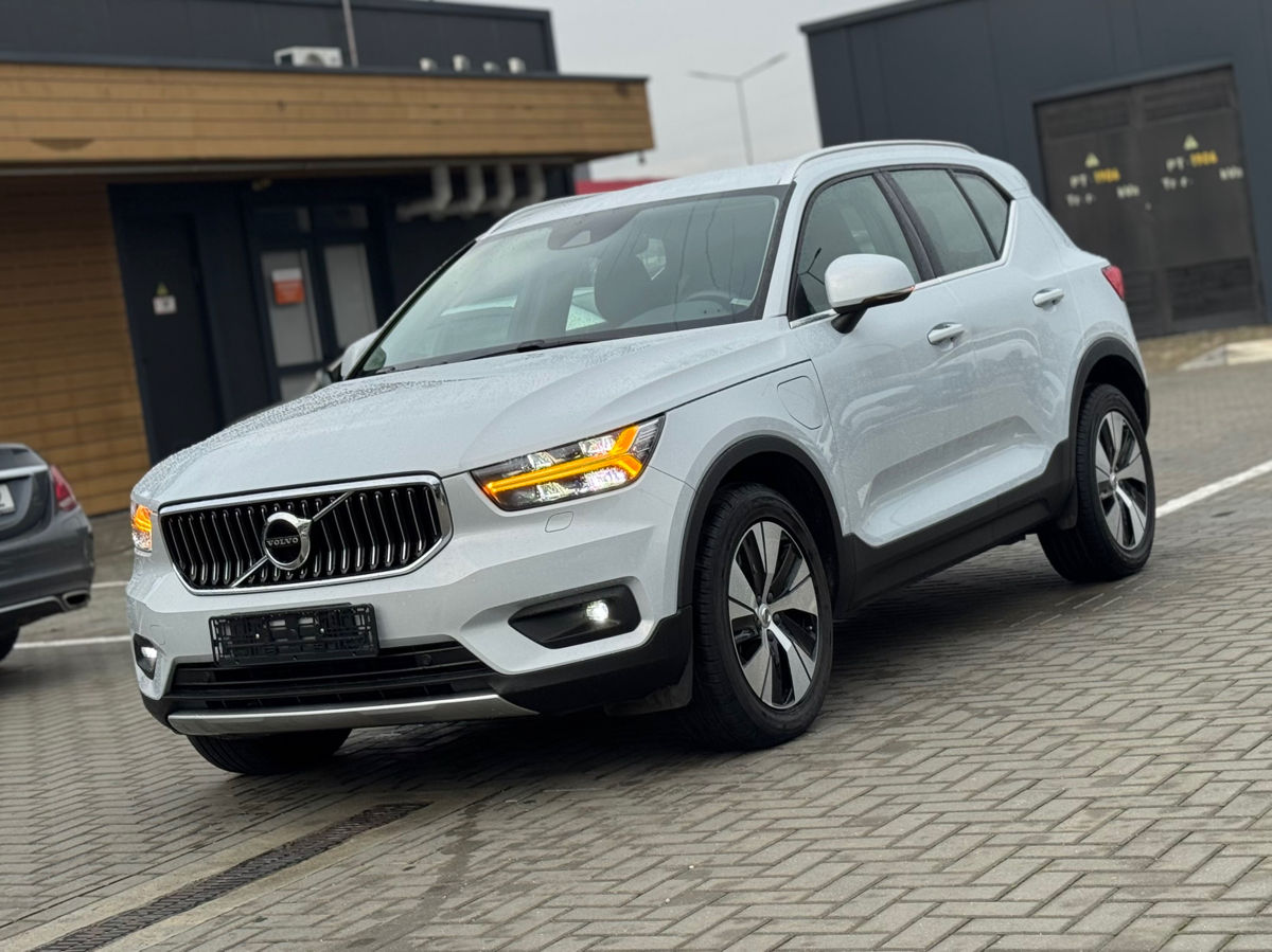 Volvo XC40 an. 2022 cu rulaj 125 km, Plug-in Hybrid (benzină), 19000