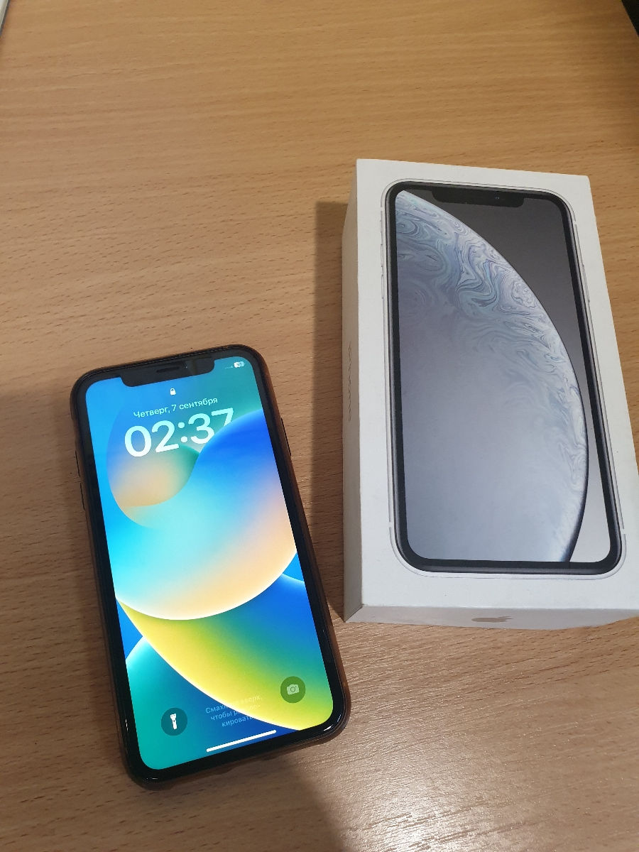 Iphone Xr 64 gb 3950 lei