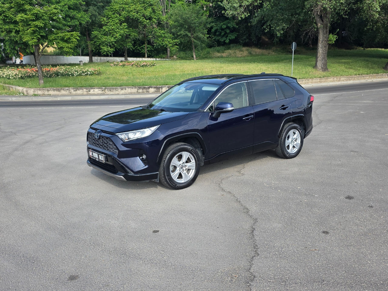 Toyota Rav 4 2020 г. с пробегом 117000 км, Гибрид, 23500