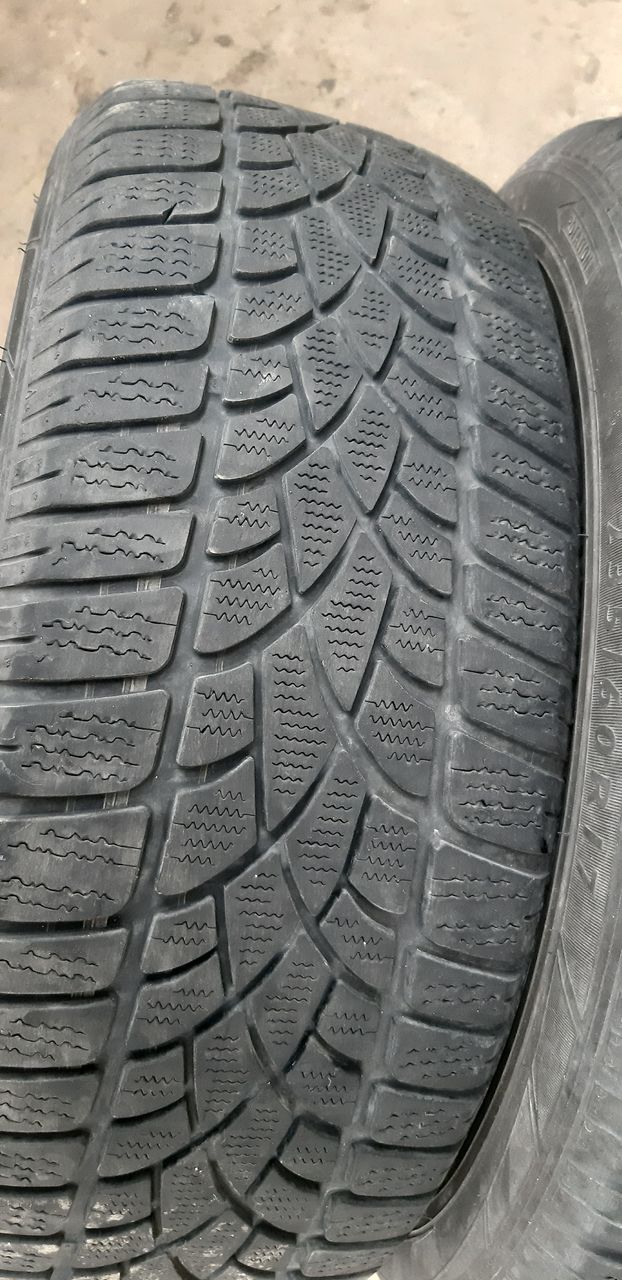 235/60/R17 Dunlop