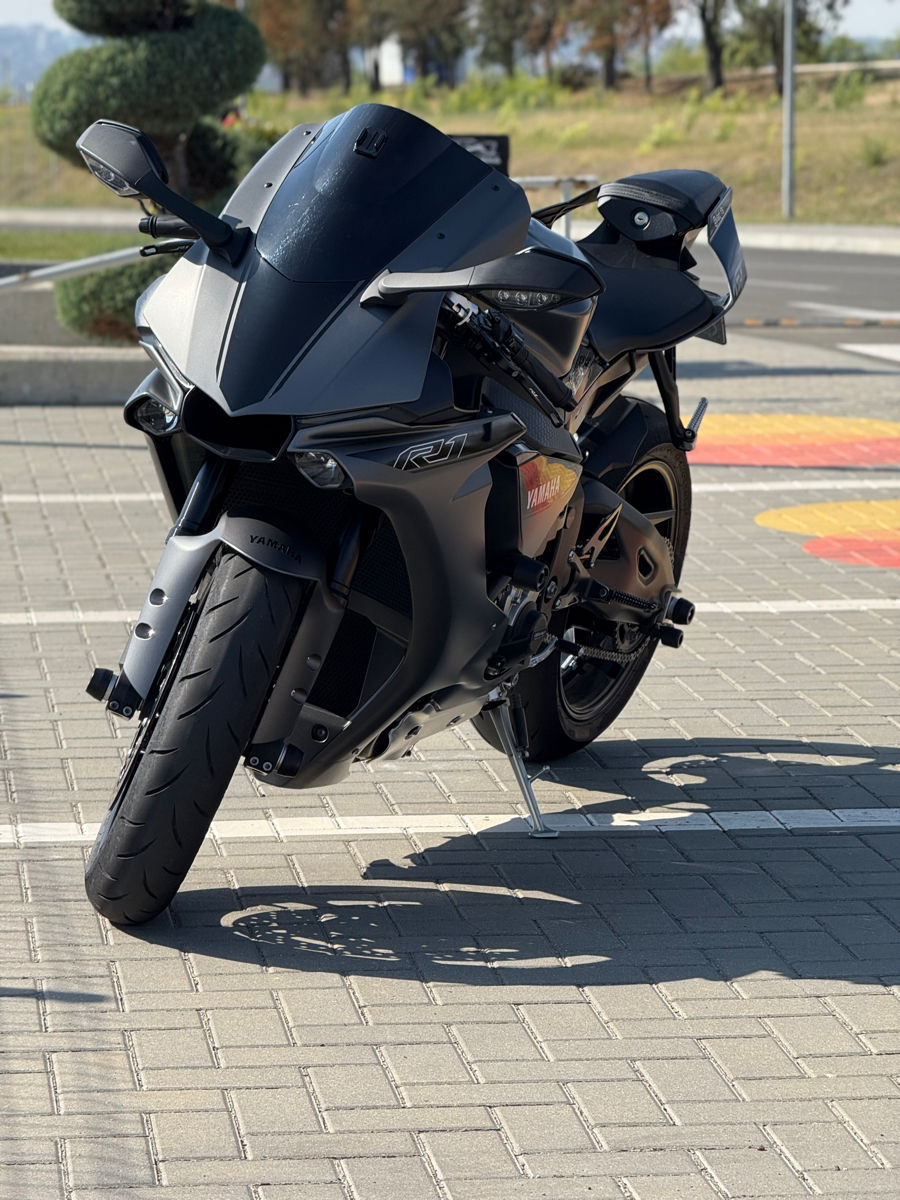 Yamaha r1 an. 2016 cu rulaj 1 km, 13500