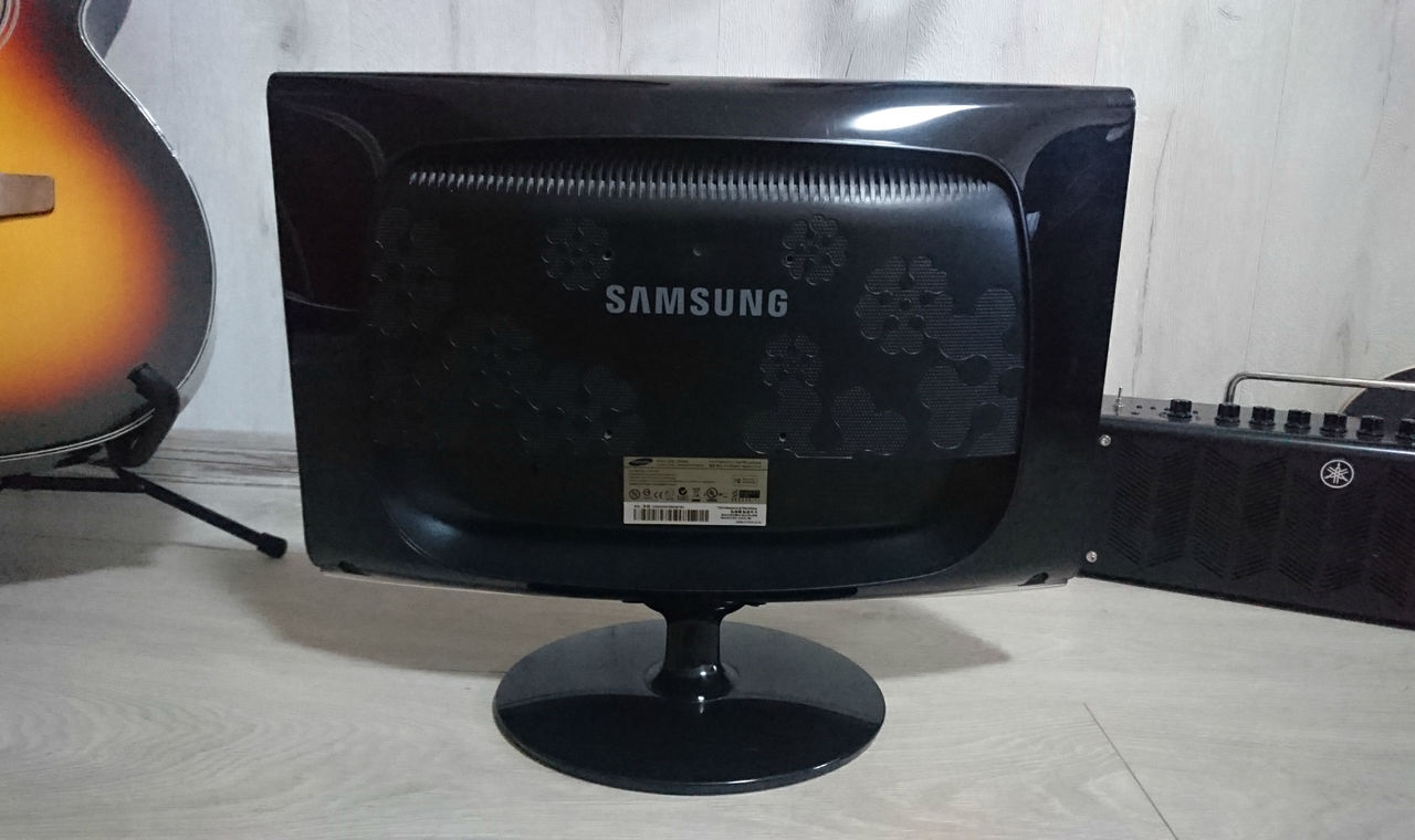 Монитор Samsung Syncmaster 2033sn