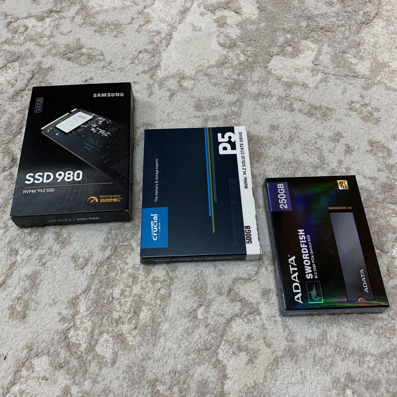 SSD 500GB Crucial & Samsung / ADATA 256GB