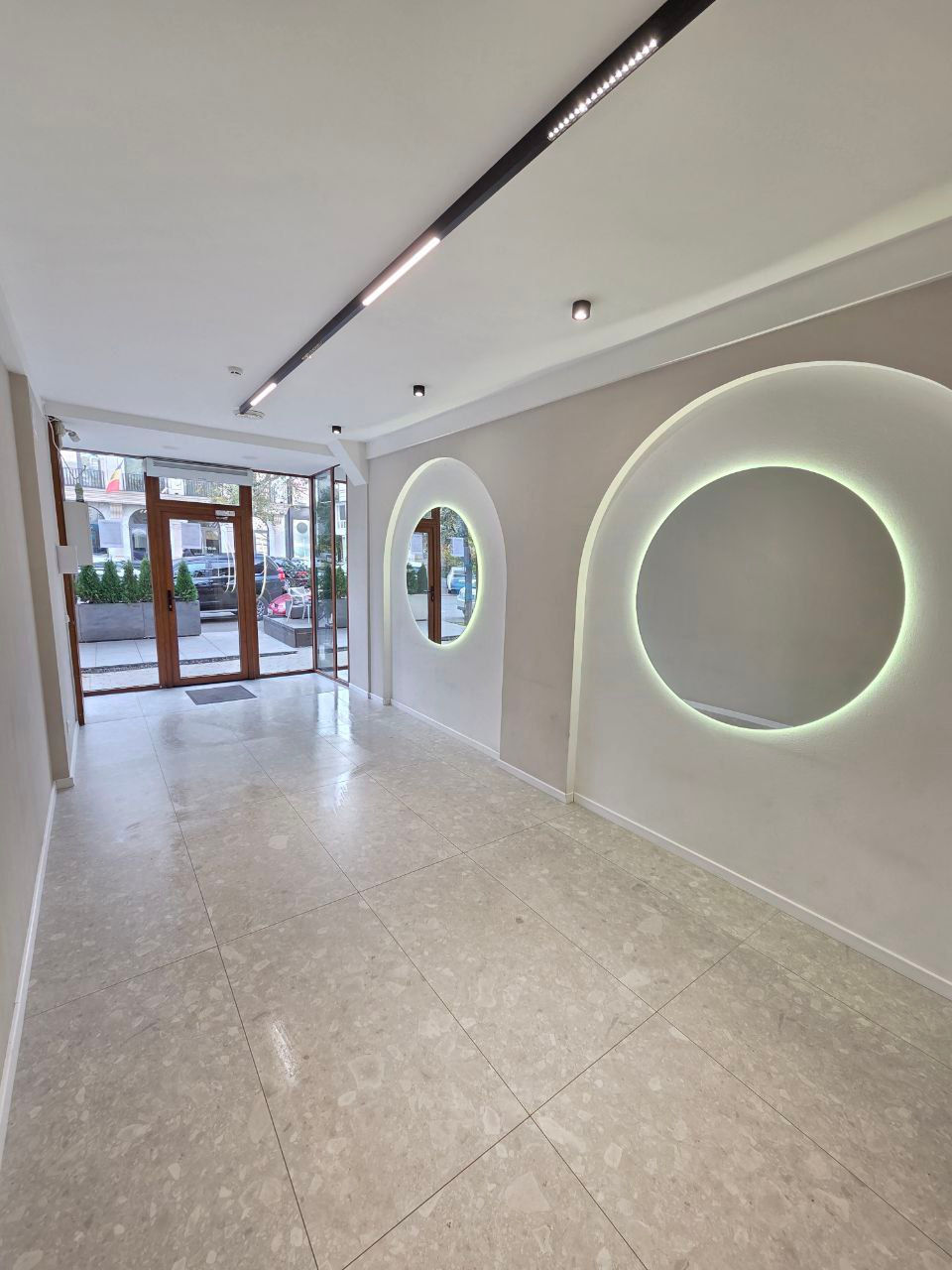 Ideal Pateserie, Gelaterie. Comercial. Puskin.Parc. Prima linie.Stradal.