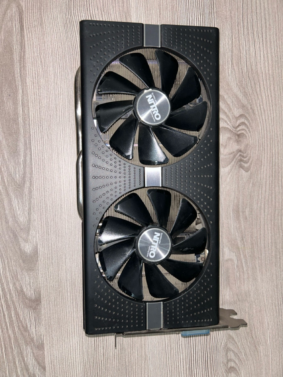 Vând Sapphire Nitro+ RX 570 4GB