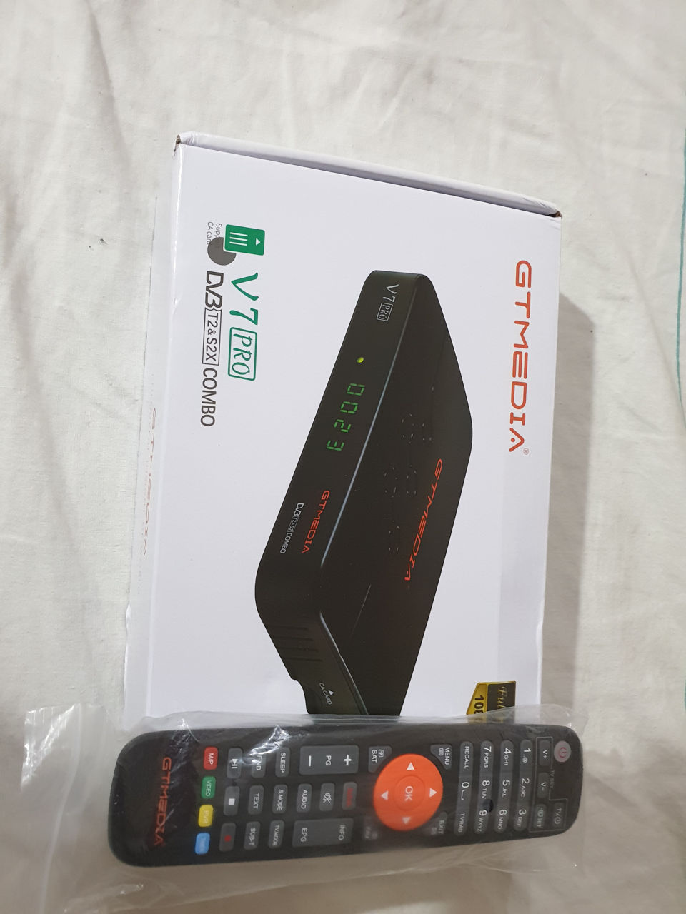Спутниковый ресивер GTMEDIA V7 Pro новый.