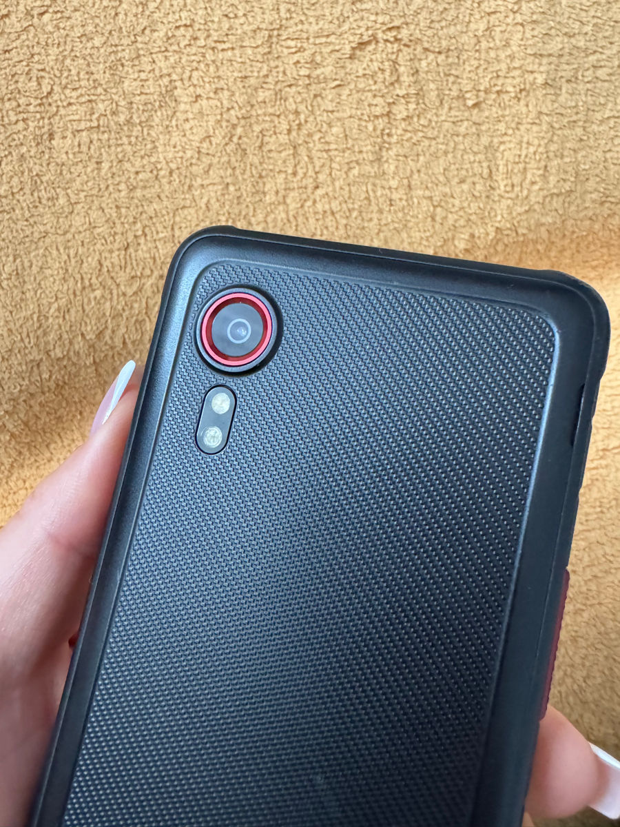 Samsung XCover 5 1200 lei.