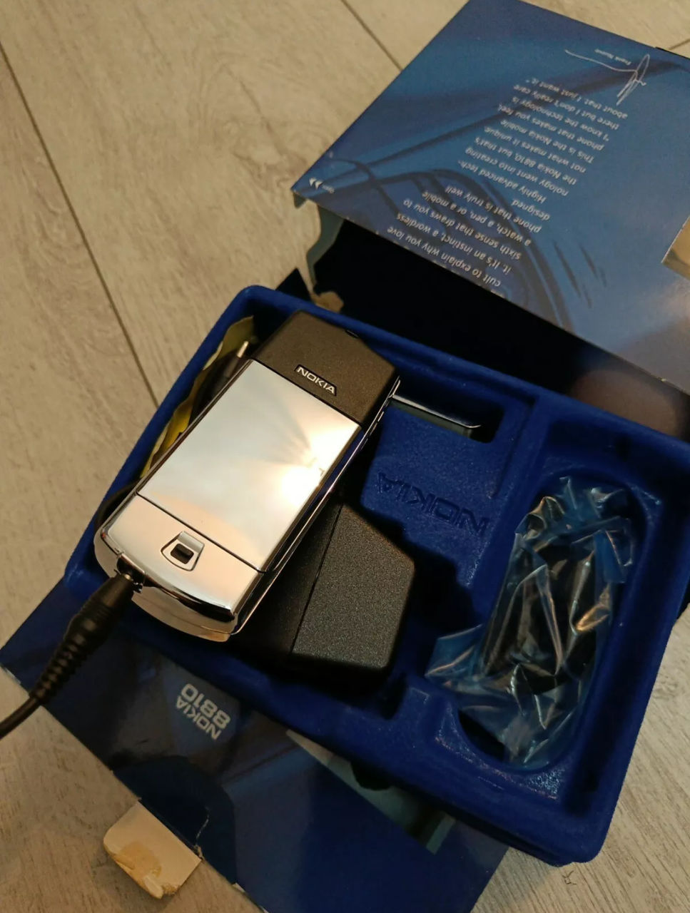 Nokia 8810