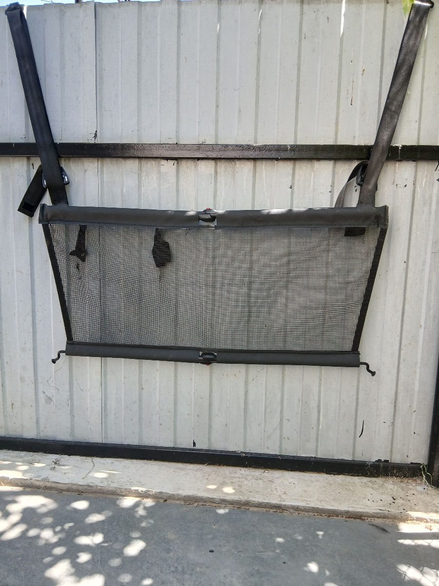 Separator auto din plasa