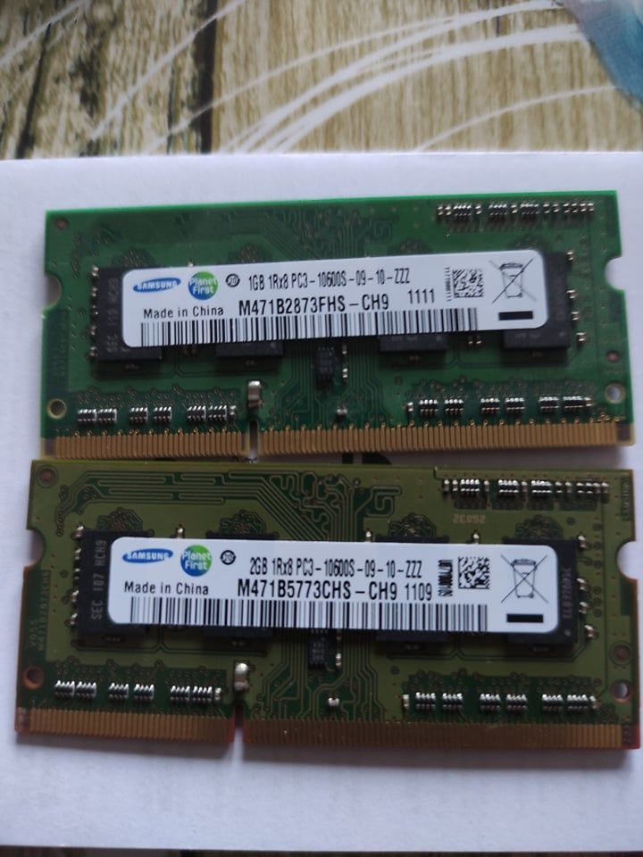 Оперативная память две планки Samsung 1gb и 2 Gb от ноутбука 200