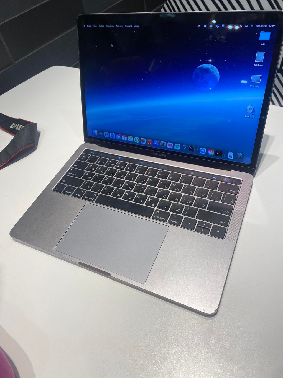 macbook pro 2016