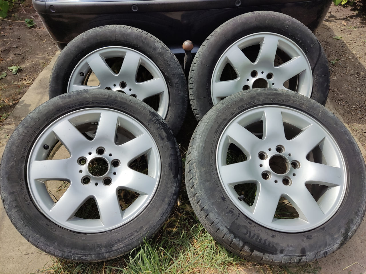 Vind discuri tot cu scaturi