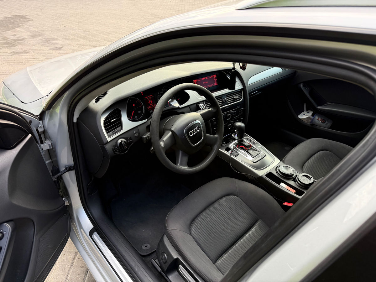 Audi A4 an. 2009 cu rulaj 327000 km, Diesel, 8300