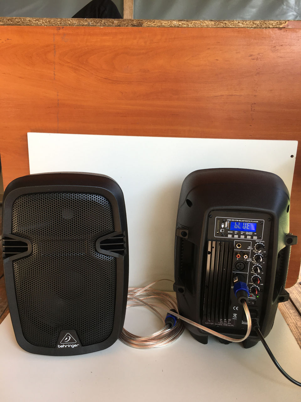 Boxe activa și pasiva la 8 diumi 400 w , la pret de200 euro - ambele