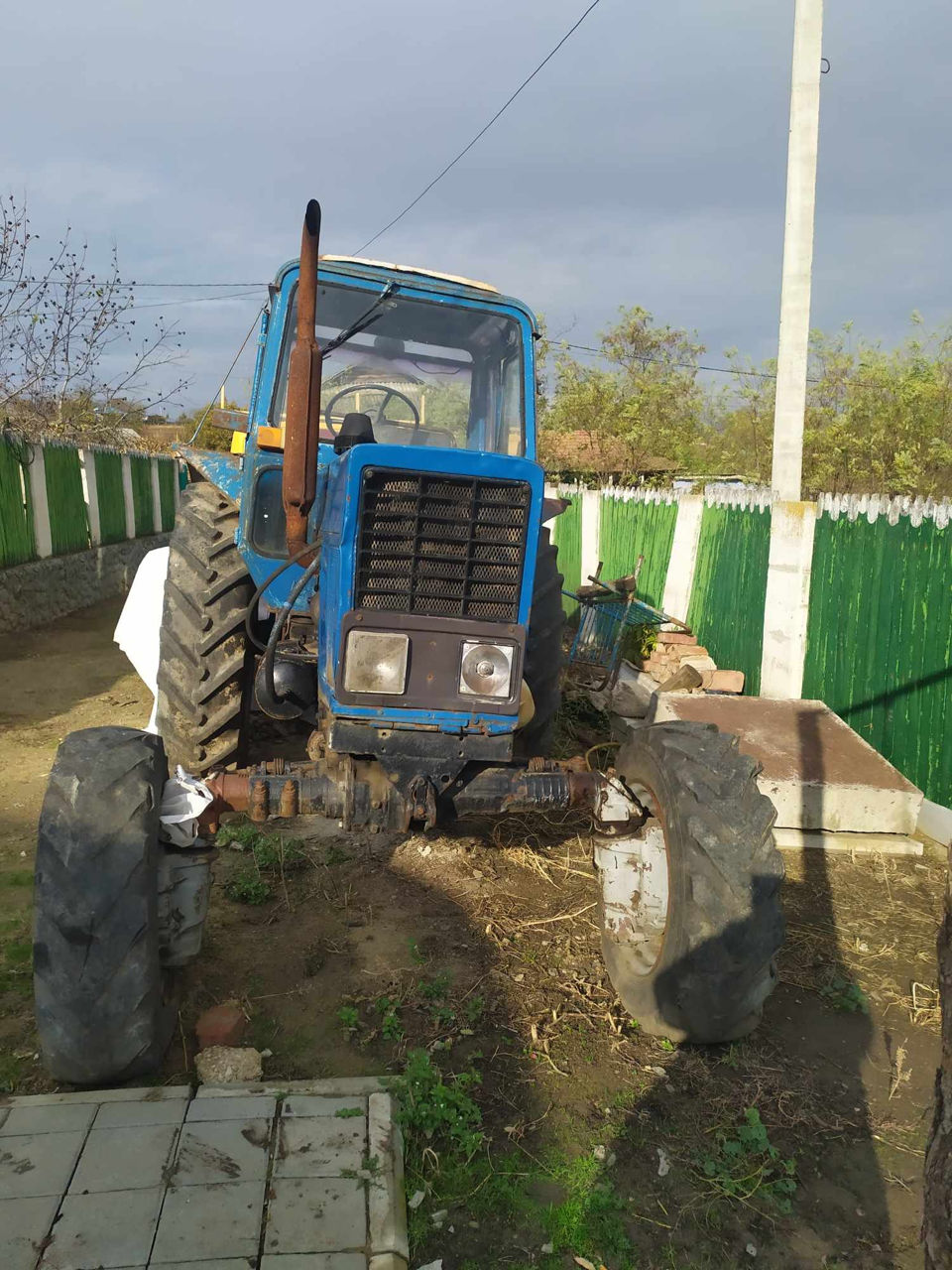 vând tractor