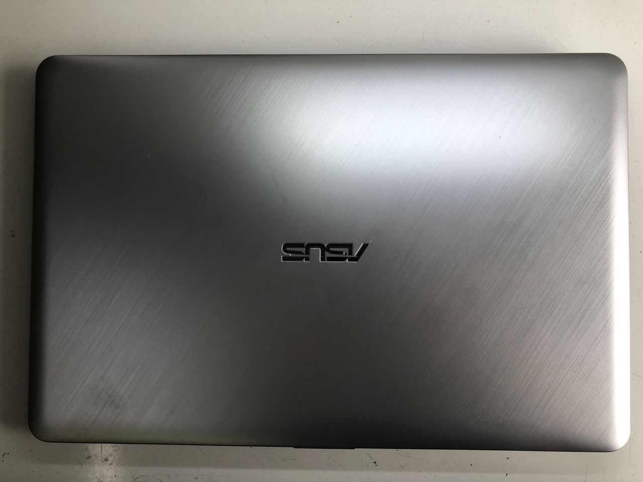 Asus x543B / practic nou/ A4-9125 Radeon R3 / Ram 4 gb / SSD 256 gb ...