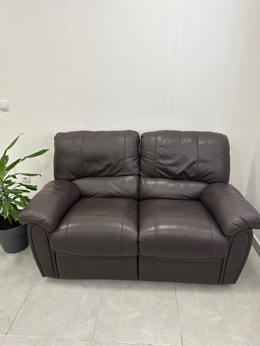 Vând canapea din piele