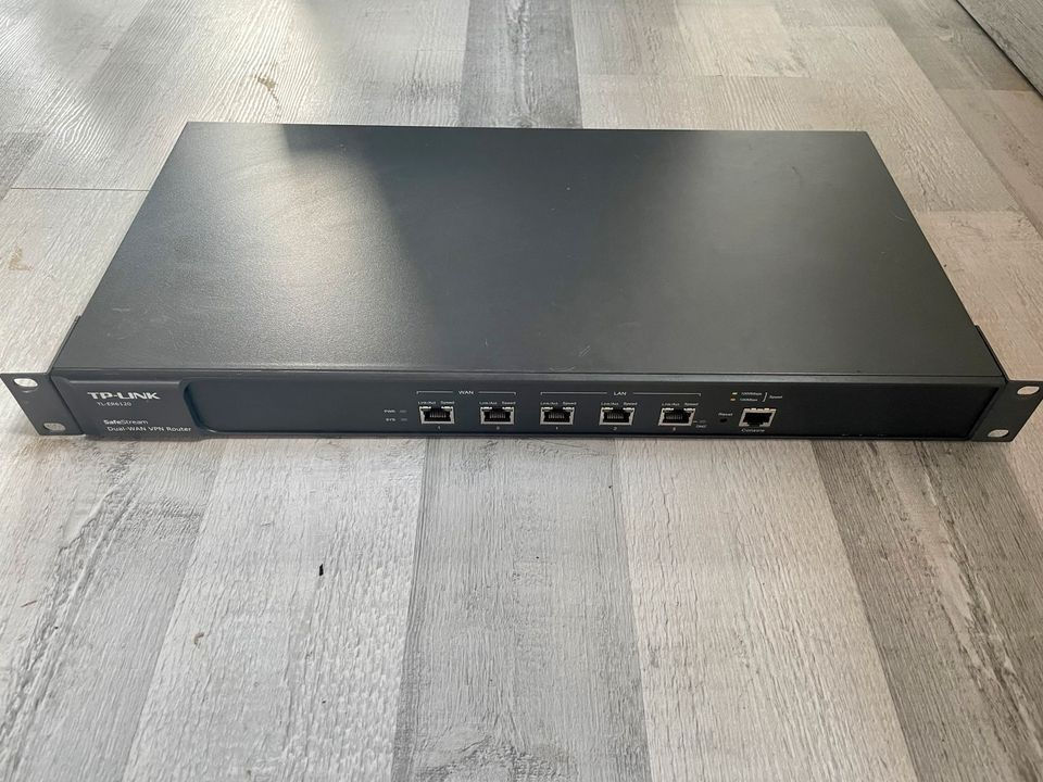 Tp-link Tl-er6120 2 Gigabit Wan + 2 Gigabit Lan + 1 Gigabit Lan/dmz