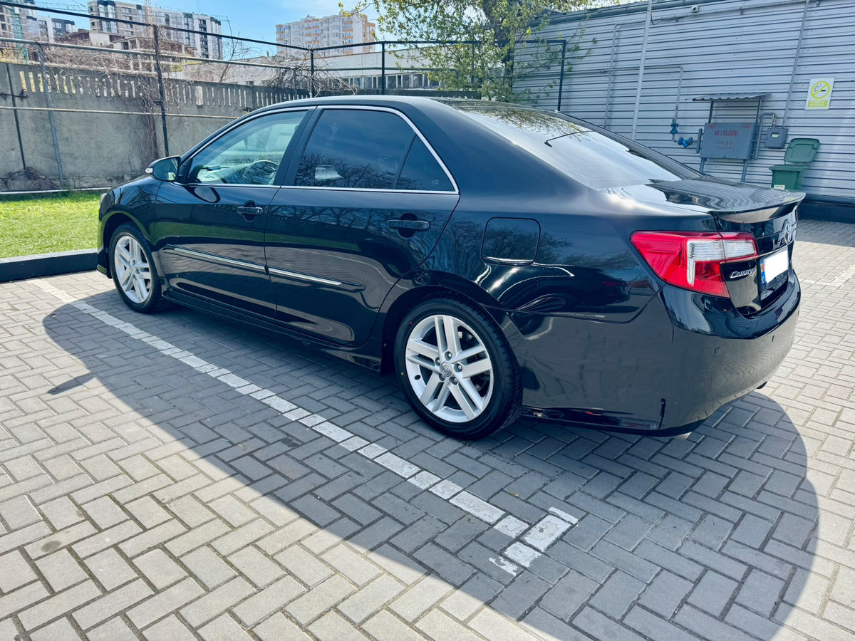 Toyota Camry an. 2013 cu rulaj 138000 km, Benzină, 12400
