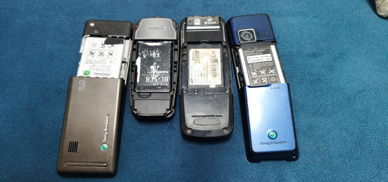 vind retro telefoane samsung sgh-251, nokia 2600, sony ericsson k770 ...
