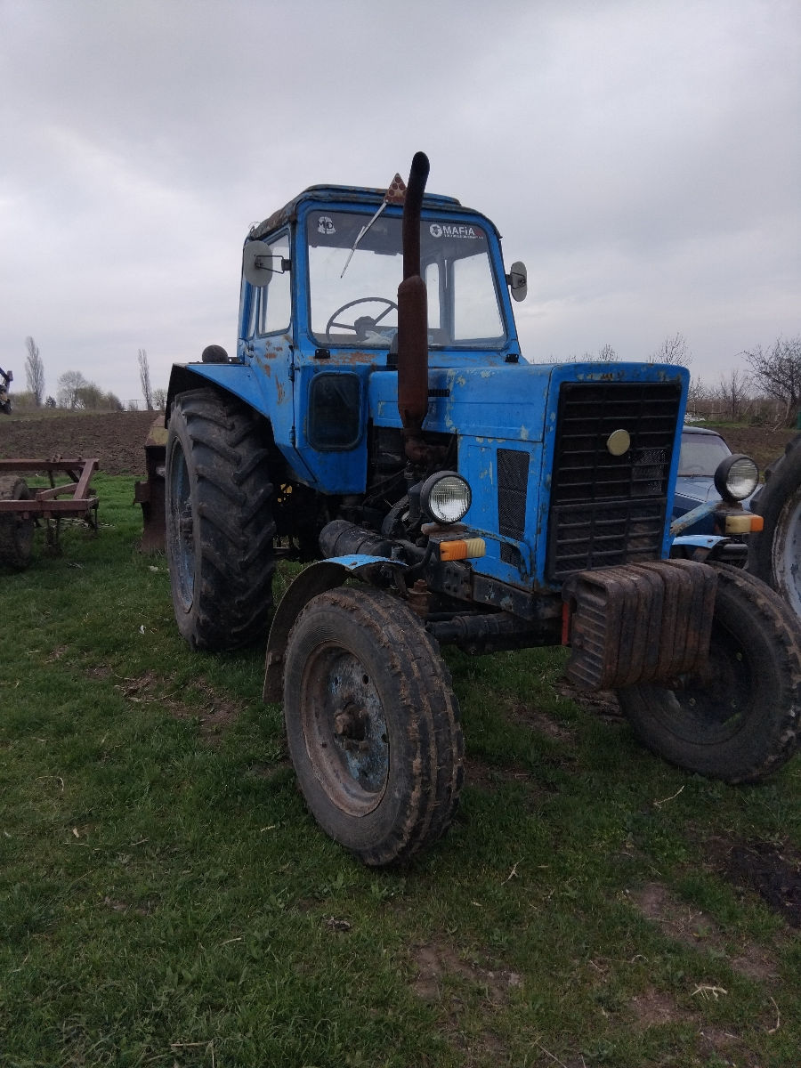 Vind mtz 80 starea bună 3200 euro cu acte în regula