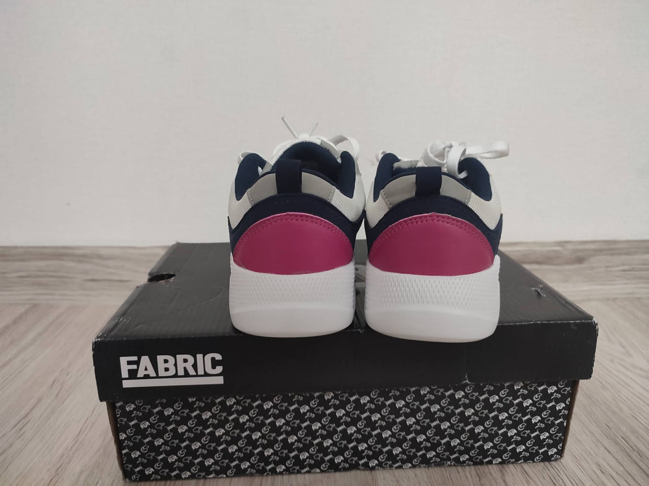 Adidasi noi pentru fetite