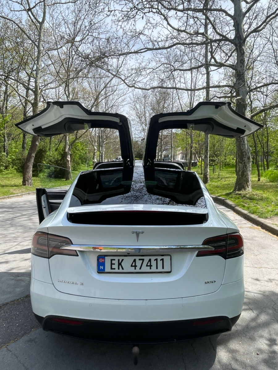 Tesla Model X