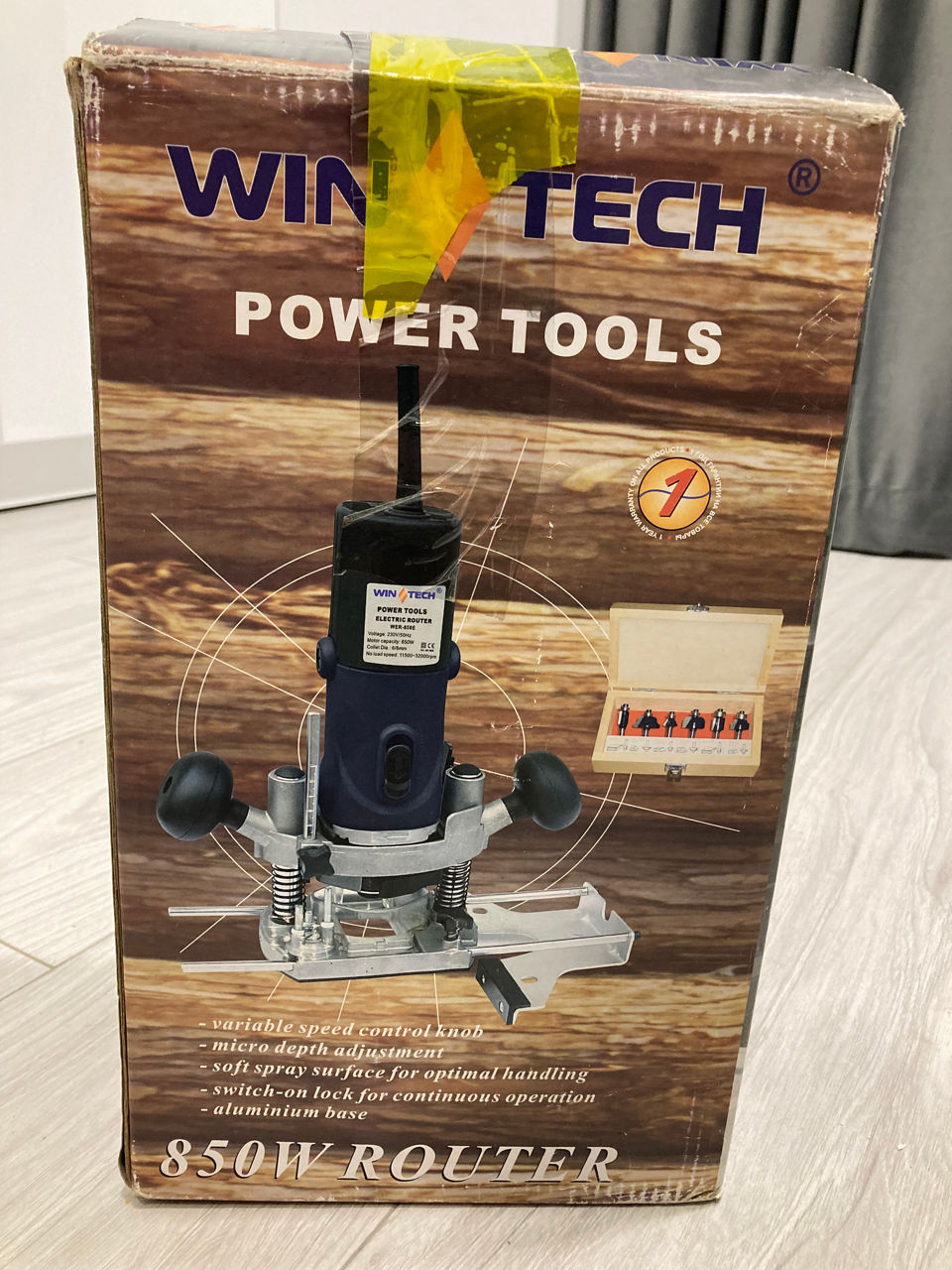 Ручной фрезер по дереву Wintech WER-850E с набором фрез 6 шт