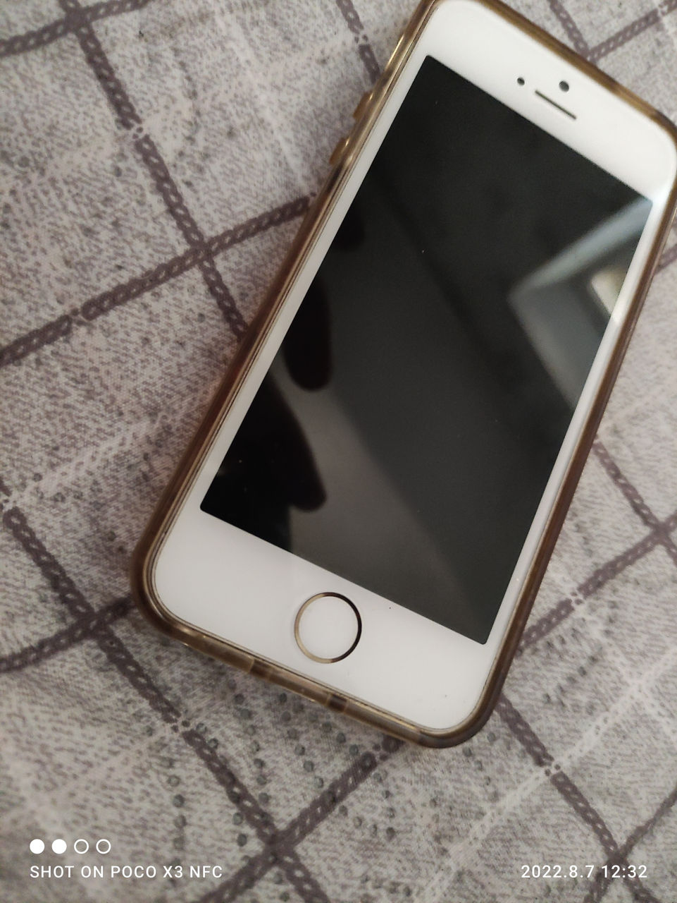 Vand Iphone 5s Detalii in privat din pret mai scad.