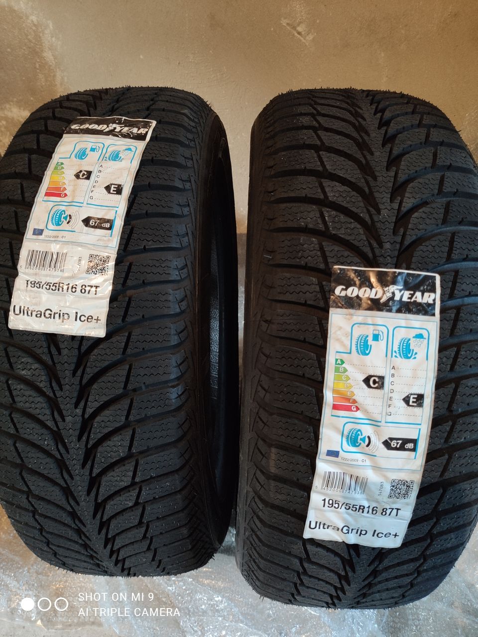 Doua anvelope noi.195/55/16 Good Year Ultra Grip Ice. Anul 2020