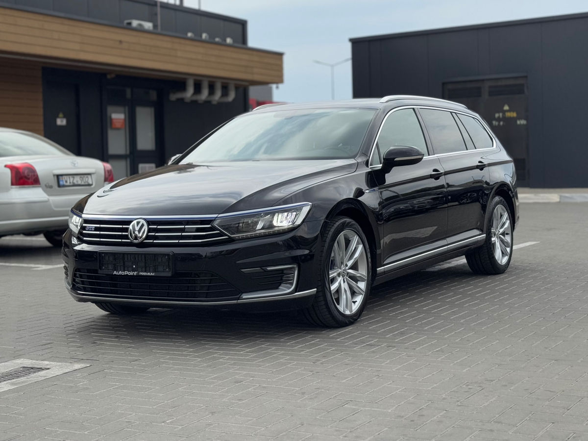 Volkswagen Passat an. 2015 cu rulaj 121 km, Plug-in Hybrid (benzină ...