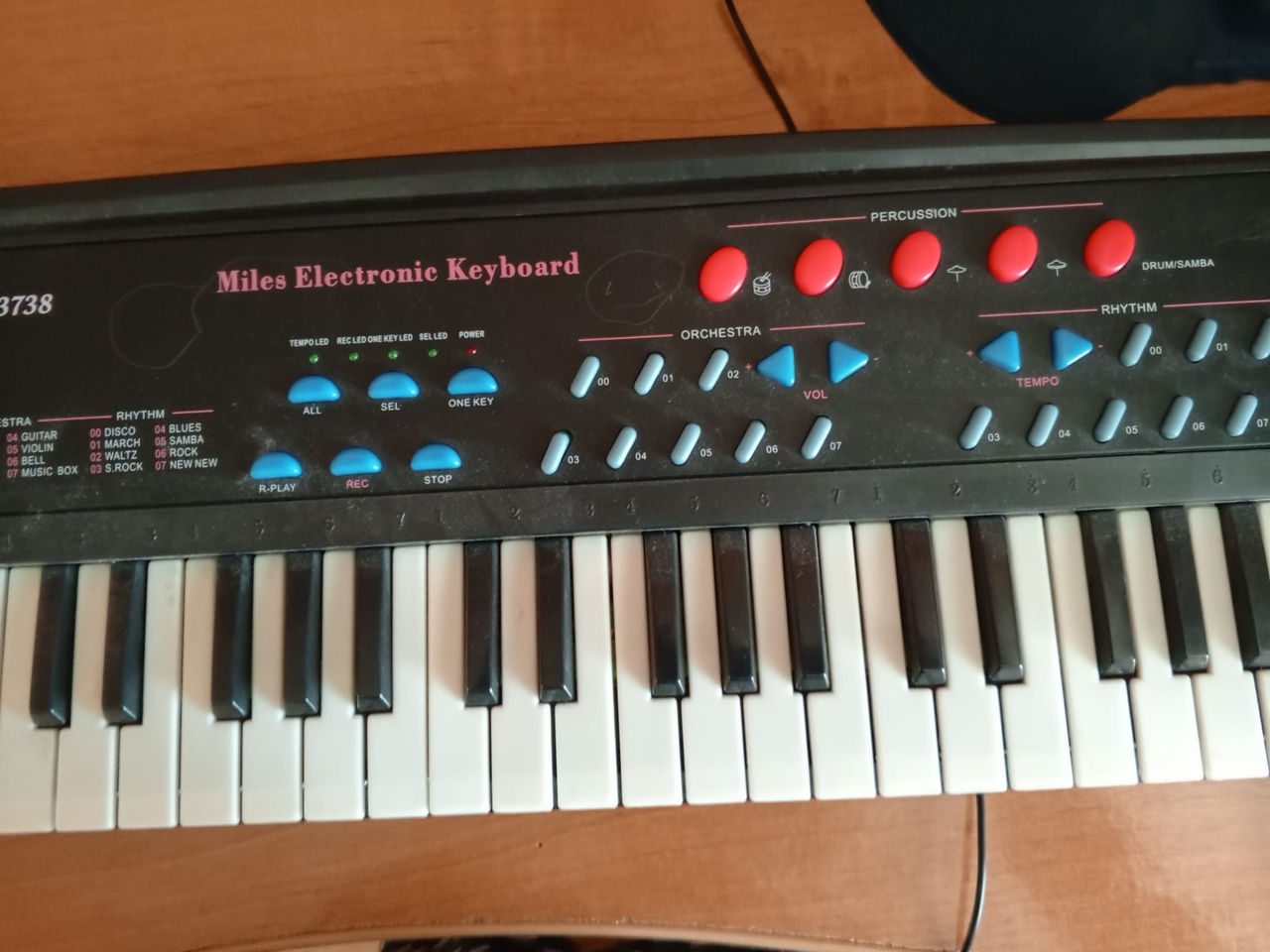 Синтезатор Miles Electronic Keyboard MLS-3738