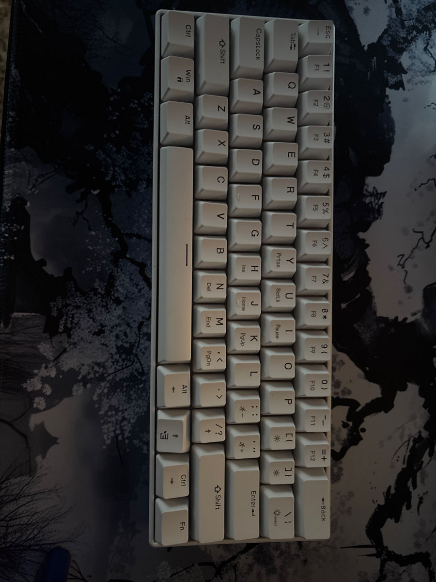 Tastatură stare ideală cu lumina rgb