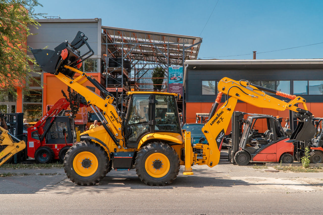 Excavator-încărcător Lonking 83C