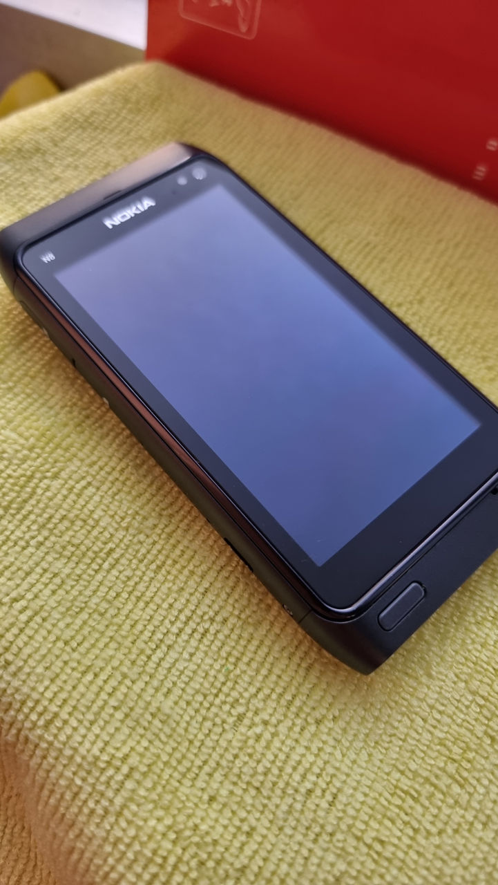 Nokia N8