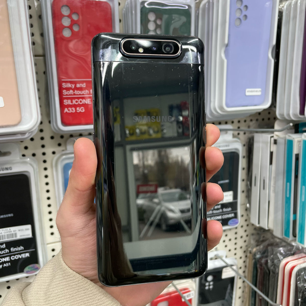 Samsung A80: