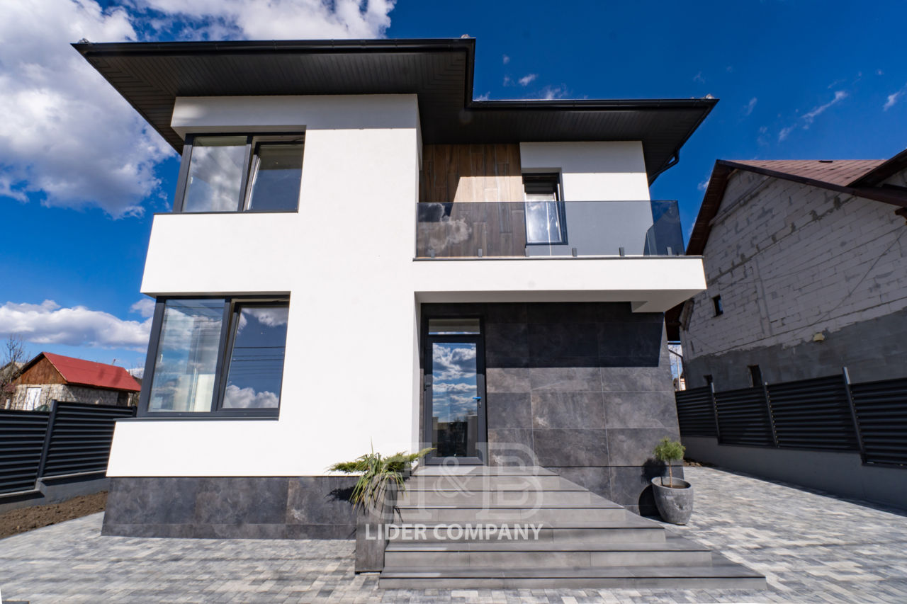 Casă în Colonița, 140mp + 5 ari