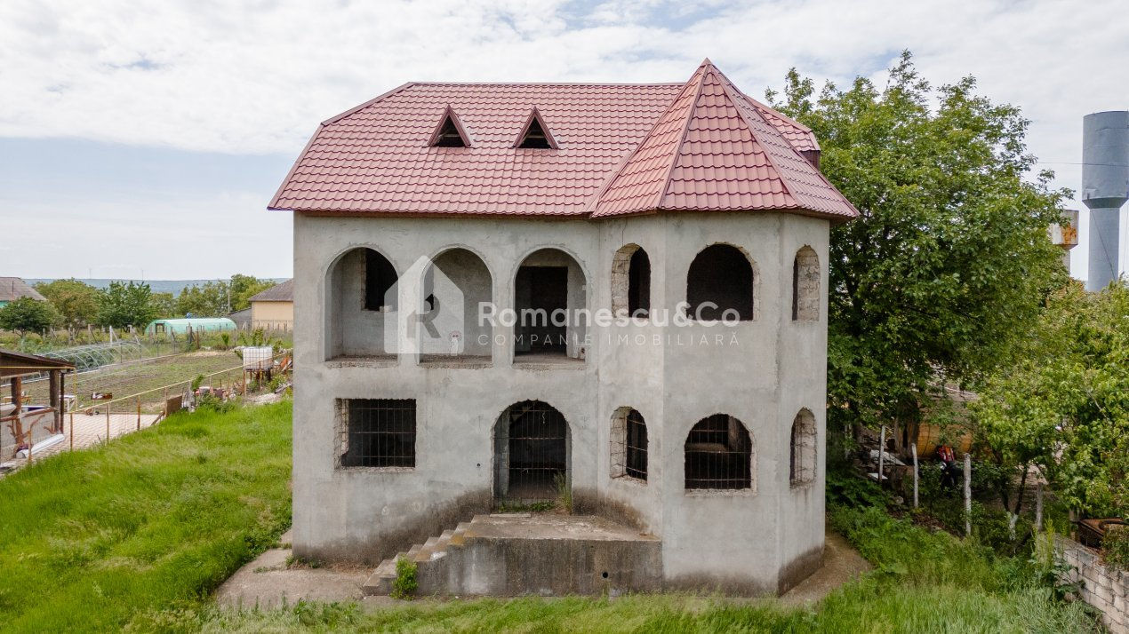 De vanzare casă în 2 nivele, variantă sură, Strășeni, sat. Sireți.