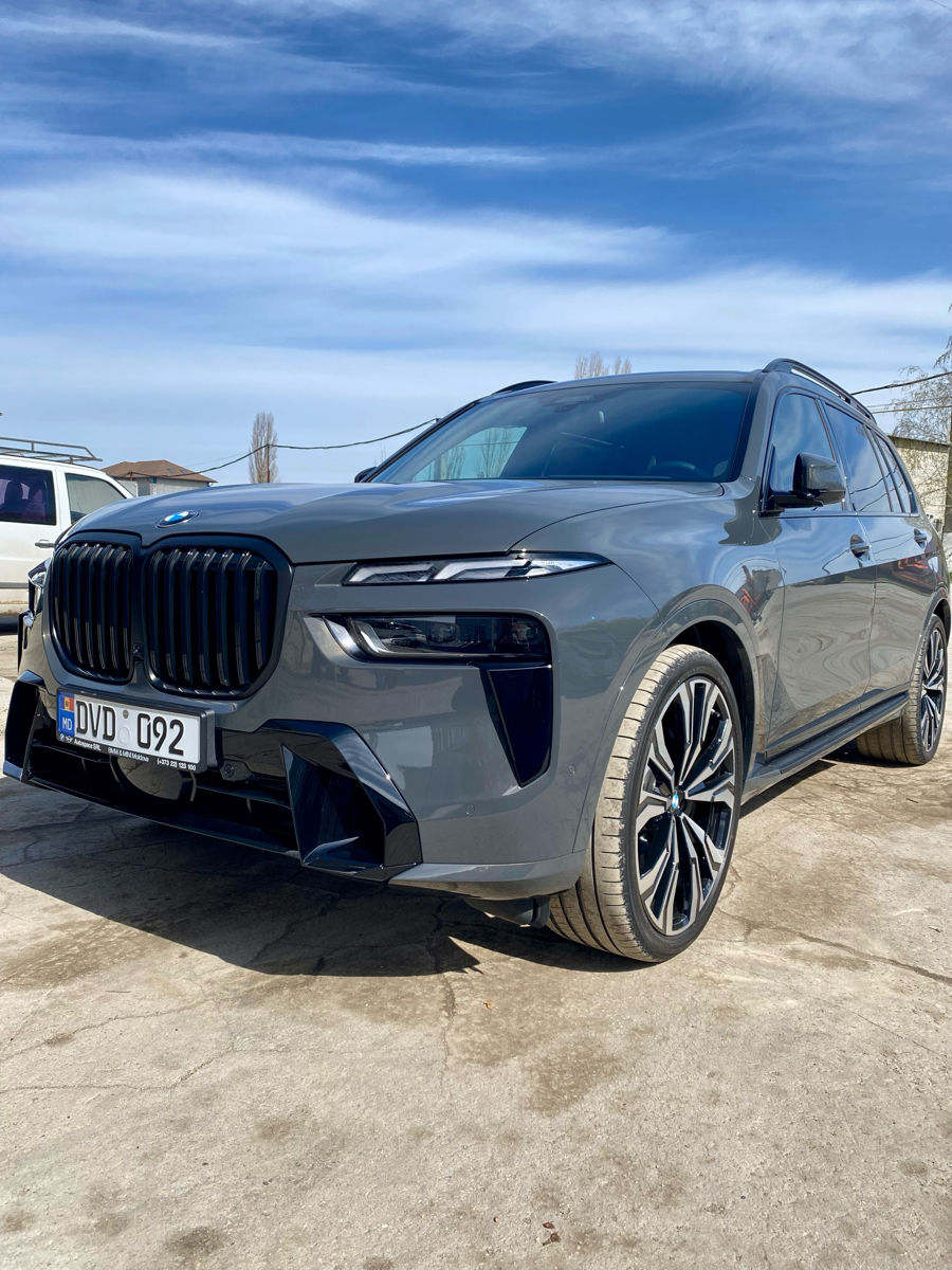 BMW X7 an. 2024 cu rulaj 8000 km, Mild Hybrid (benzină), 110000