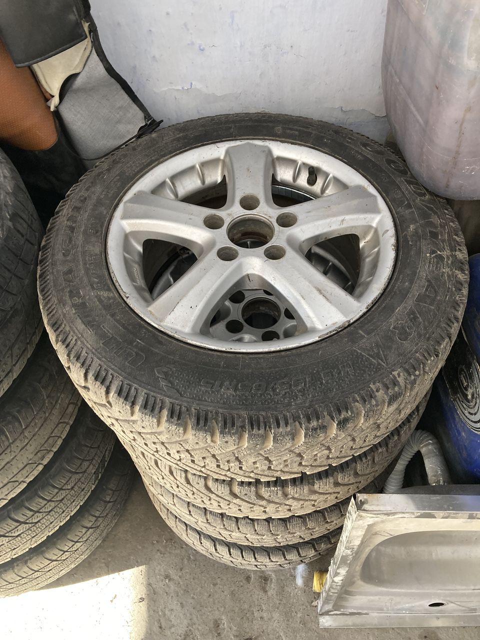R15