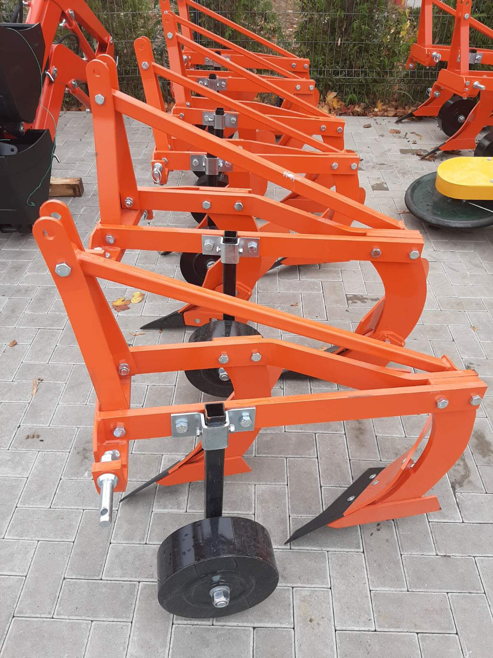 Plug pentru minitractoare
