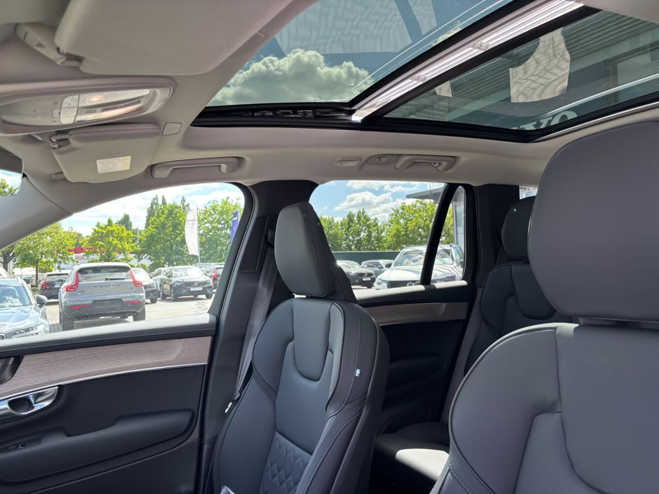 Volvo XC90 an. 2025 cu rulaj 6000 km, Diesel, 56299