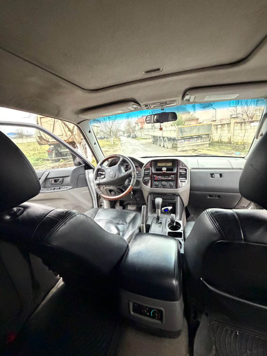 Mitsubishi Pajero 2001 г. с пробегом 280000 км, Бензин, 7000