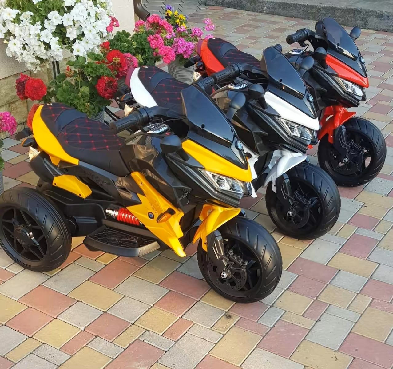 Motociclete electrice noi cu roti din cauciuc și acumulator 12w